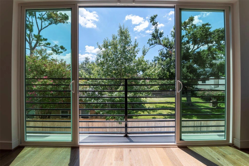 7120 Gary Street A, Houston Property Listing: MLS® #6288839