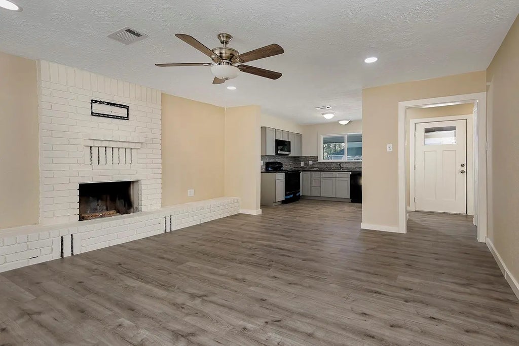 1002 E Red Cedar Circle, The Woodlands Property Listing: MLS® #34610292 ...