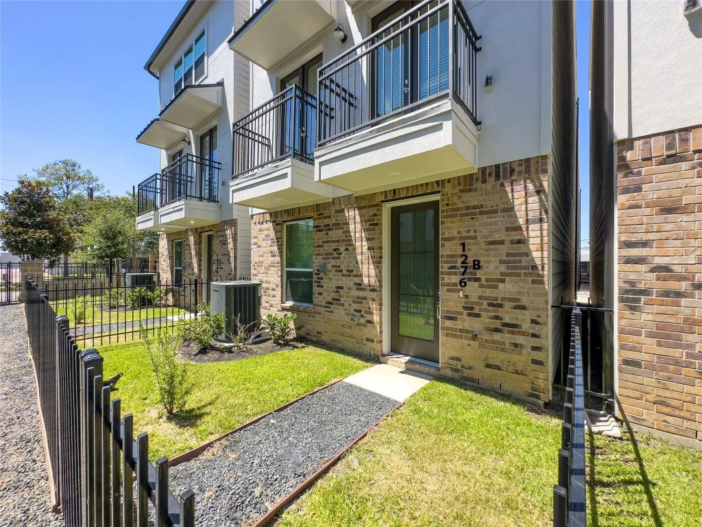 1276 N Post Oak Road B, Houston Property Listing: MLS® #45349895 ...