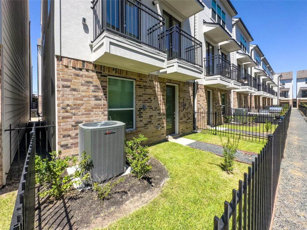 1276 N Post Oak Road B, Houston Property Listing: MLS® #45349895 ...