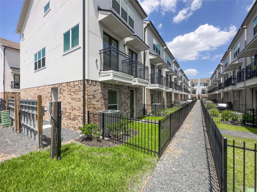 1276 N Post Oak Road B, Houston Property Listing: MLS® #45349895 ...