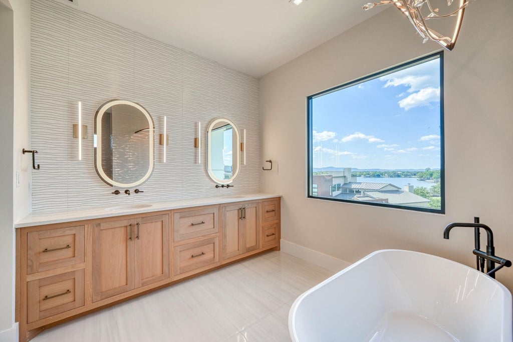 116 Houdini Way, Kingsland Property Listing: MLS® #172253