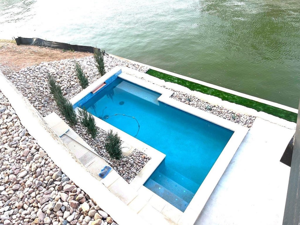 116 Houdini Way, Kingsland Property Listing: MLS® #172253