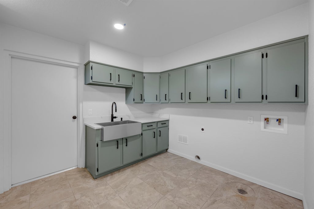 105 Senisa Court, Buchanan Dam Property Listing: MLS® #172896