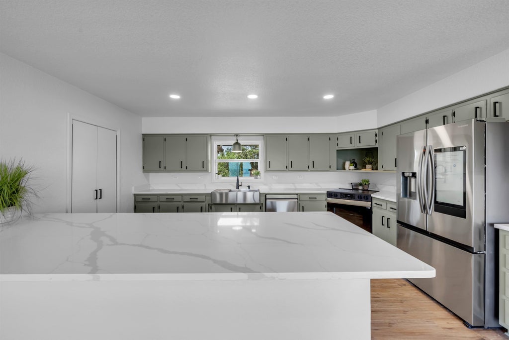 105 Senisa Court, Buchanan Dam Property Listing: MLS® #172896