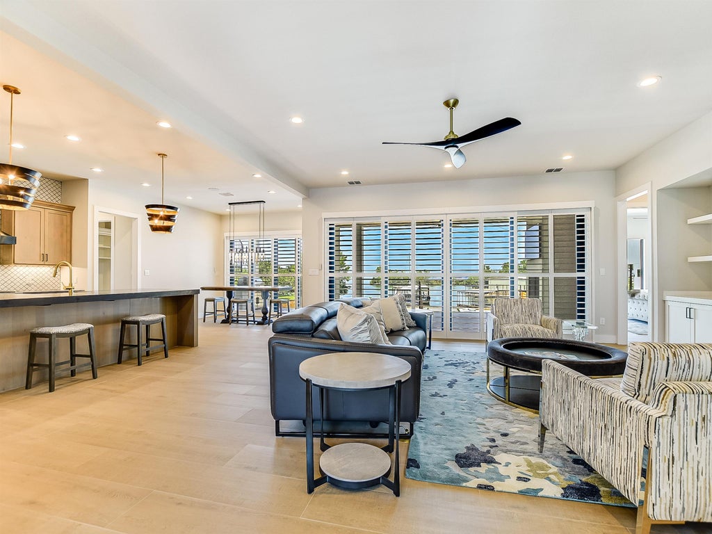 114 Captains Cove, Horseshoe Bay Property Listing: MLS® #174785