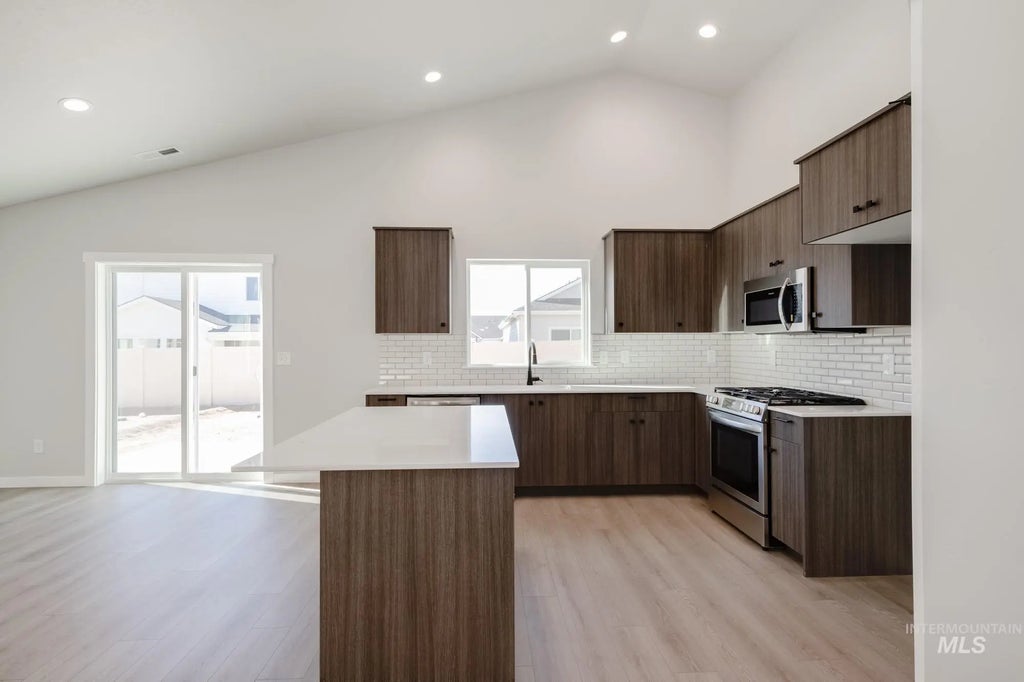 2451 N Silver Wolf Ave, Star, ID 83669 MLS# 98965838 | We Know Boise