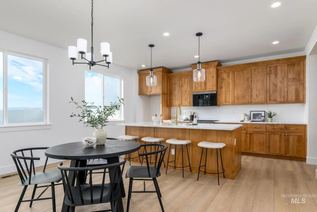 1865 W Blue Lightning St, Middleton Property Listing: MLS® #98971411