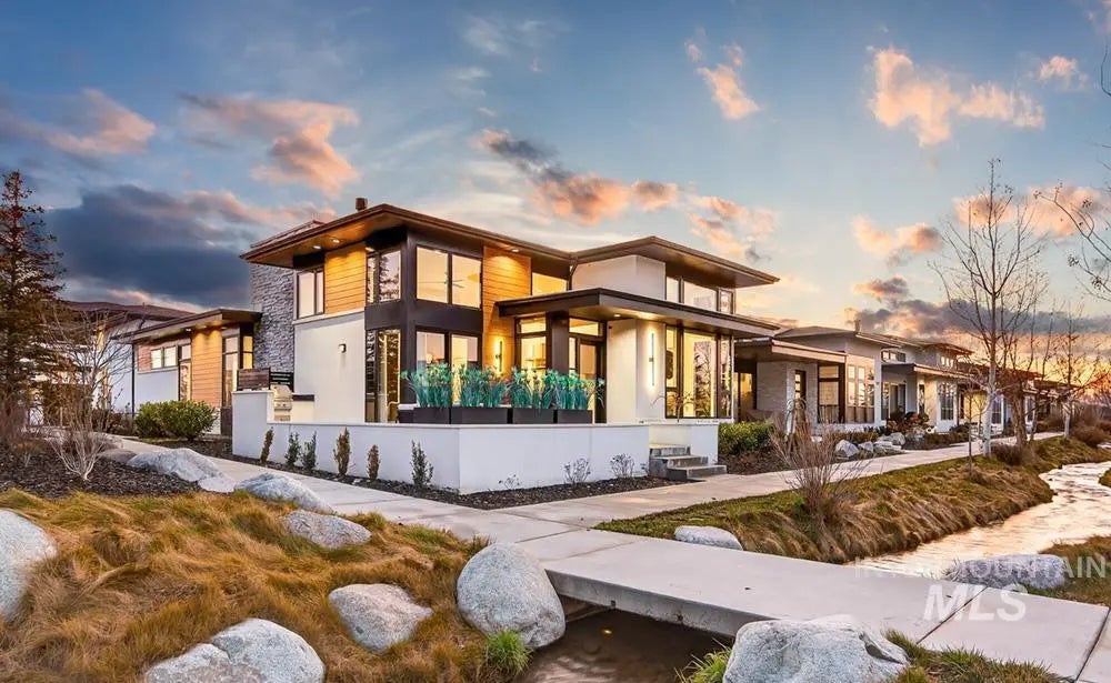 2142 E Granite Cove Ln, Eagle, ID 83616 MLS# 98971842 | We Know Boise