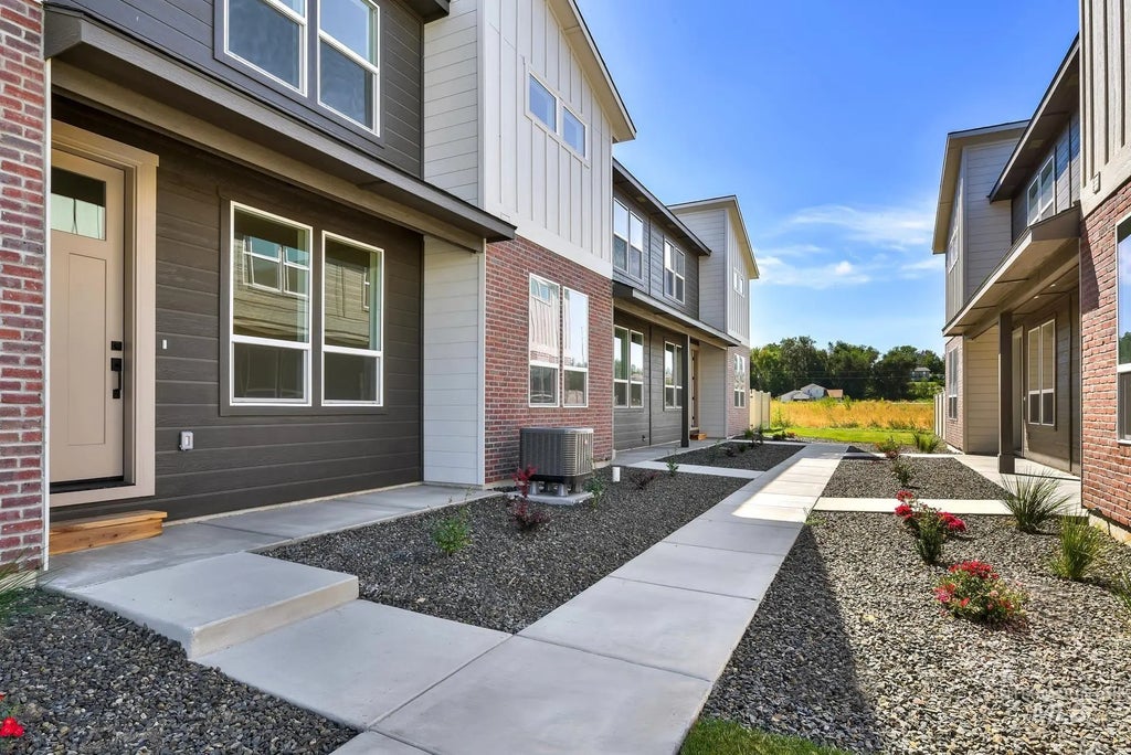 2906 Nieve Lane, Caldwell, ID 83605 MLS# 98972907 | We Know Boise