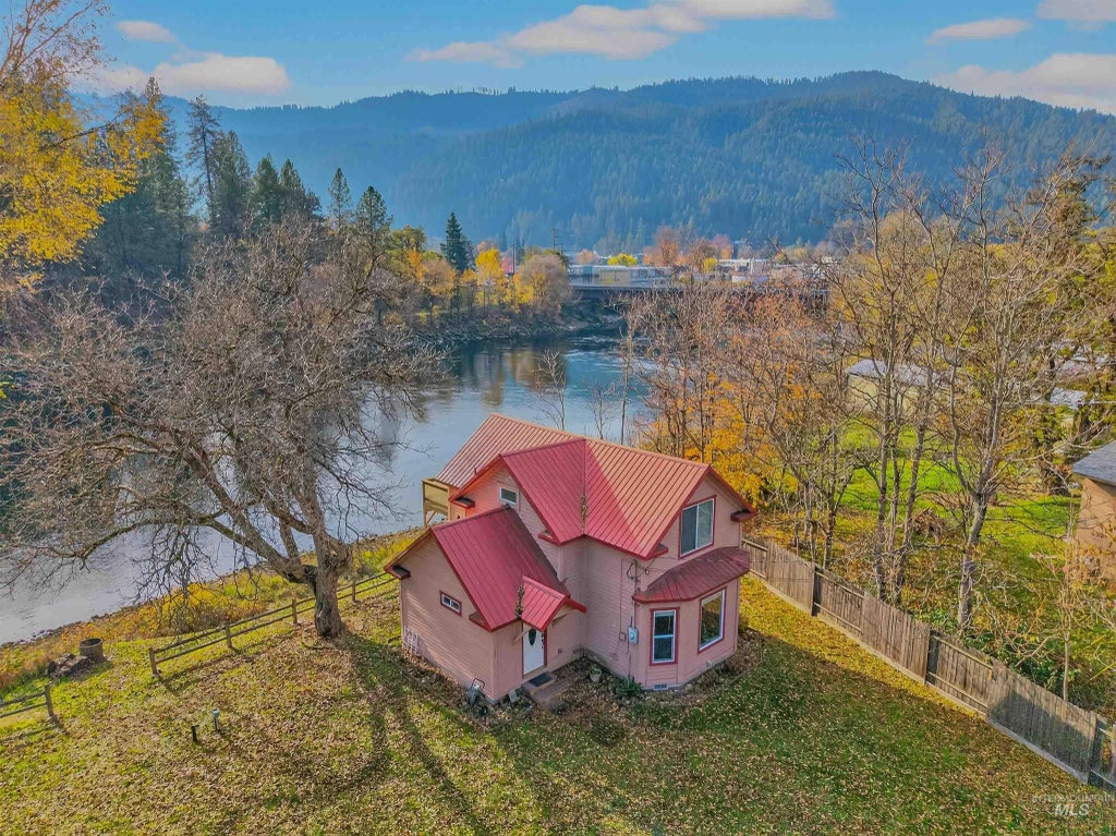 142 Northfork Dr, Ahsahka, ID 83520 MLS# 98967572 | We Know Boise