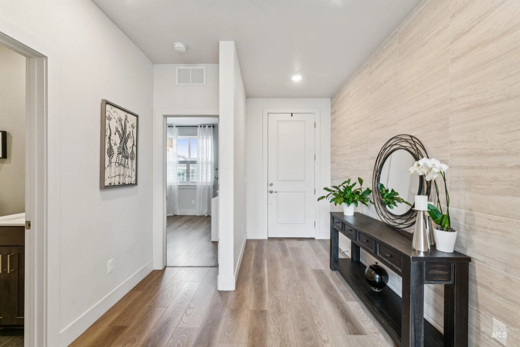 305 E Cusick Street, Meridian Property Listing: MLS® #98970420