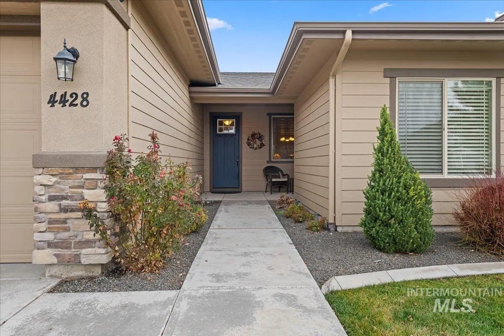 4428 N Cherry Bark Way, Meridian, ID 83646 MLS# 98971261 | We Know Boise