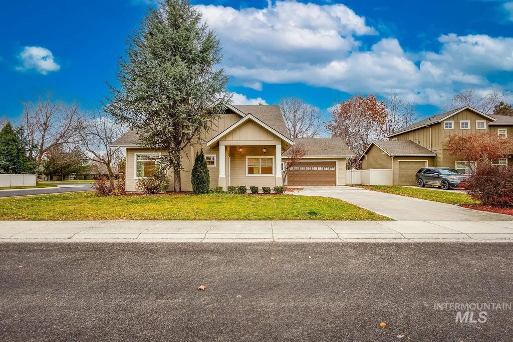 215 S Spring Lake Way, Star, ID 83669 MLS# 98970455 | We Know Boise