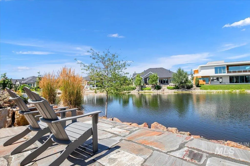 1624 E Crowne Pointe Drive, Eagle Property Listing: MLS® #98971360