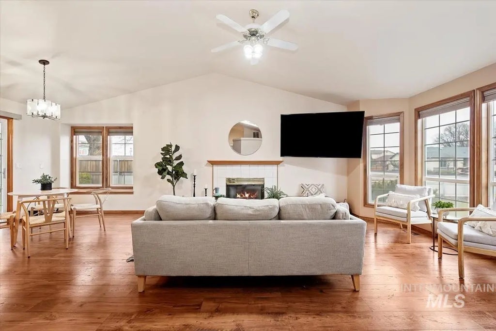 1158 E Shepherd St., Meridian Property Listing: MLS® #98971057