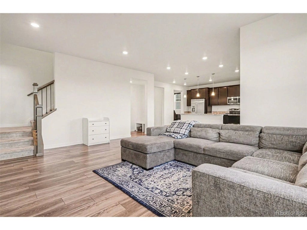 1053 High Point Trl, Elizabeth Property Listing: MLS® #5490640