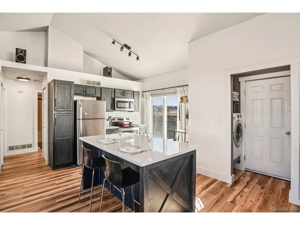 207 S Quicksilver Ave, Castle Rock Property Listing: MLS® #7272939