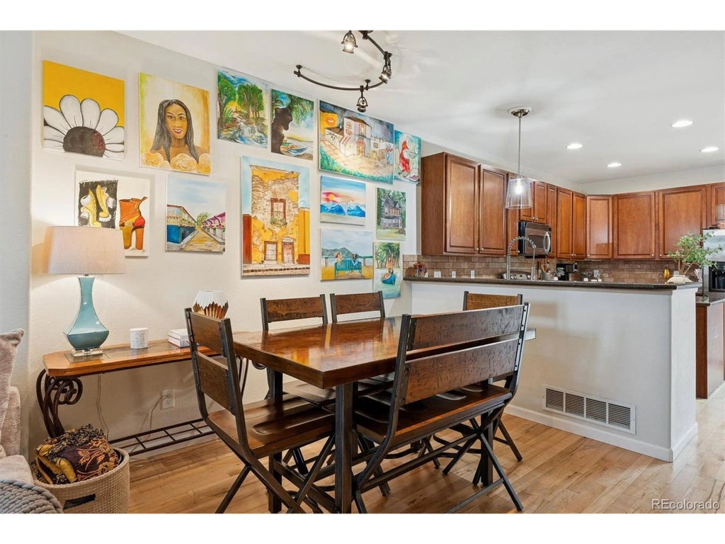 22735 E Ottawa Pl, Aurora Property Listing: MLS® #1894209