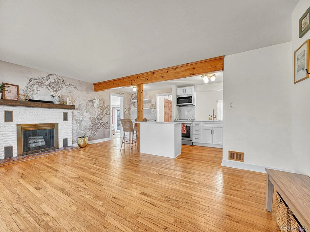 2535 Field St, Lakewood Property Listing: MLS® #4887934