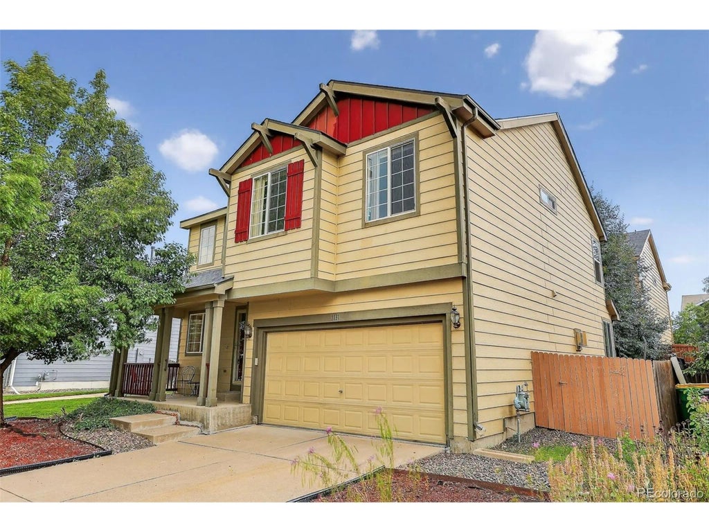 1131 S Chester Ct, Denver Property Listing: MLS® #7757343