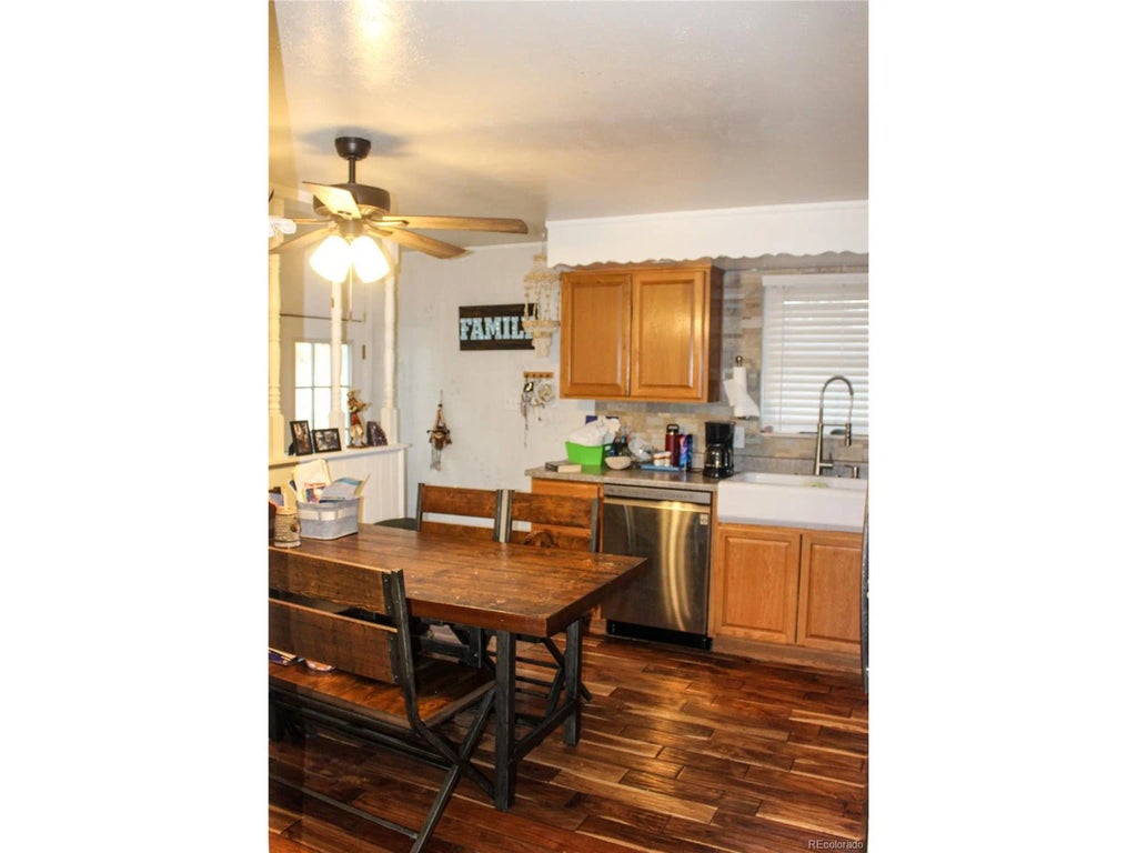 2612 S Field Ct, Lakewood Property Listing: MLS® #3165174