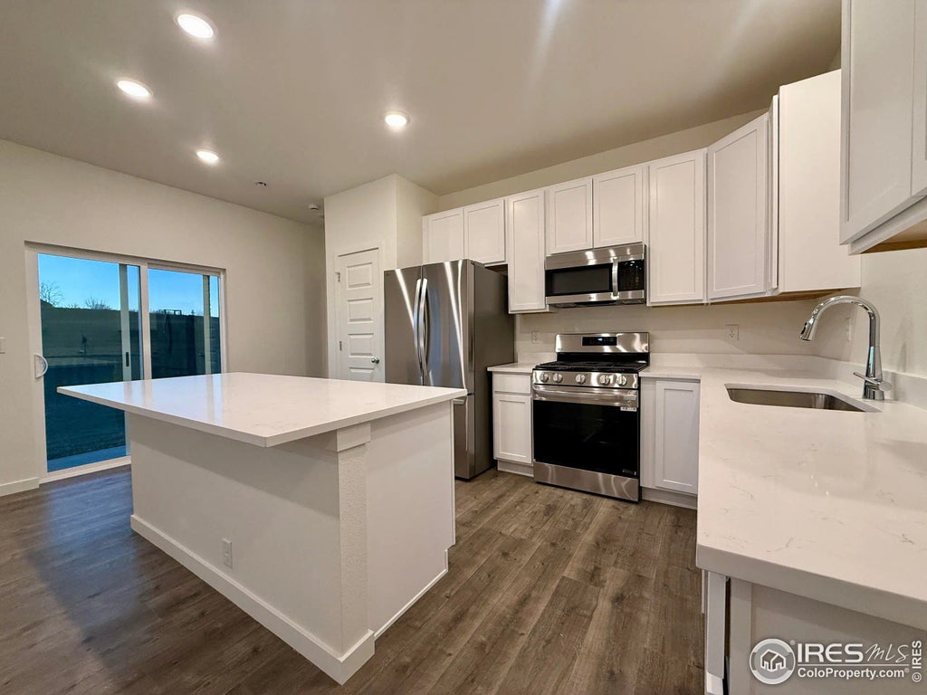 7089 Prairie Sky Ln, Wellington Property Listing: MLS® #1049336