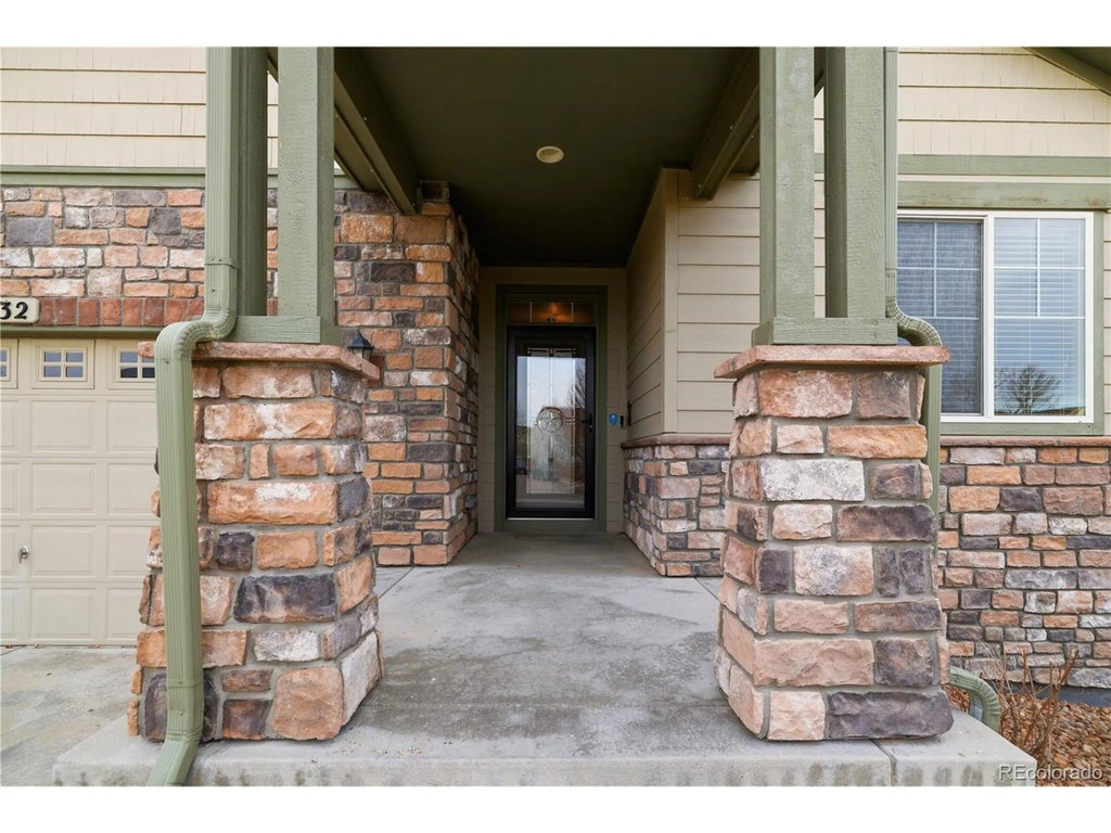 3932 Desert Ridge Cir, Castle Rock Property Listing: MLS® #2074315