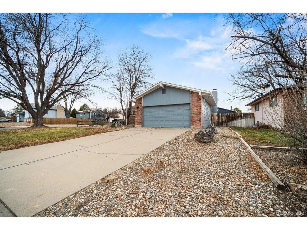 33 Regency Blvd, Pueblo Property Listing: MLS® #9110997