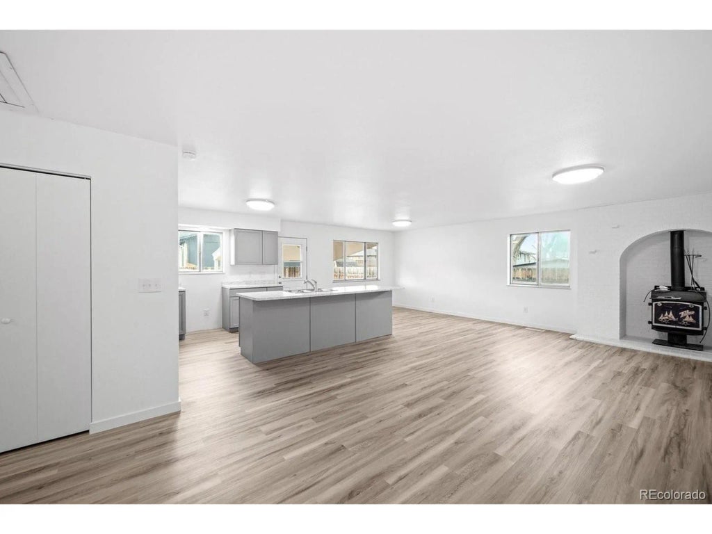 33 Regency Blvd, Pueblo Property Listing: MLS® #9110997