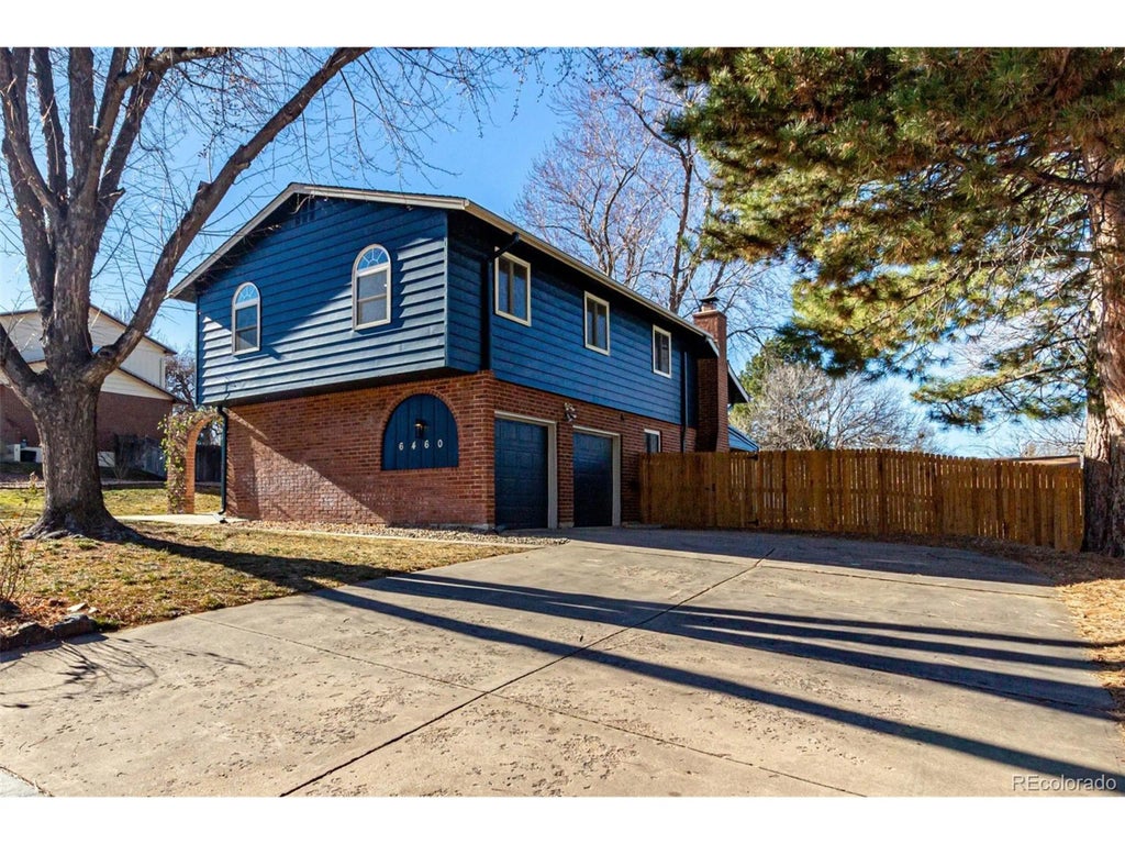 6460 E Maplewood Ave, Centennial Property Listing: MLS® #9246858