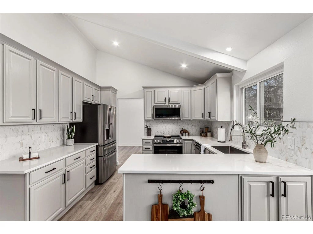 6460 E Maplewood Ave, Centennial Property Listing: MLS® #9246858