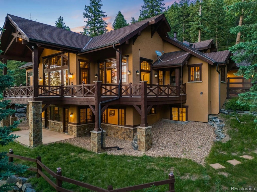 30 W Ranch Trl, Morrison Property Listing: MLS® #8763439