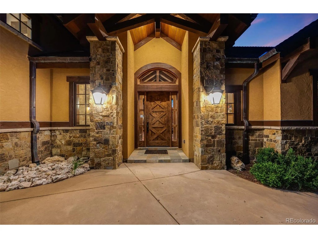 30 W Ranch Trl, Morrison Property Listing: MLS® #8763439