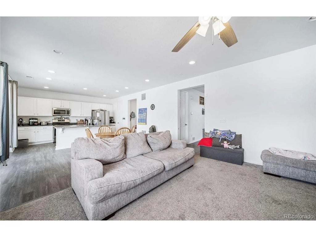 9923 Truckee St, Commerce City Property Listing: MLS® #2615213