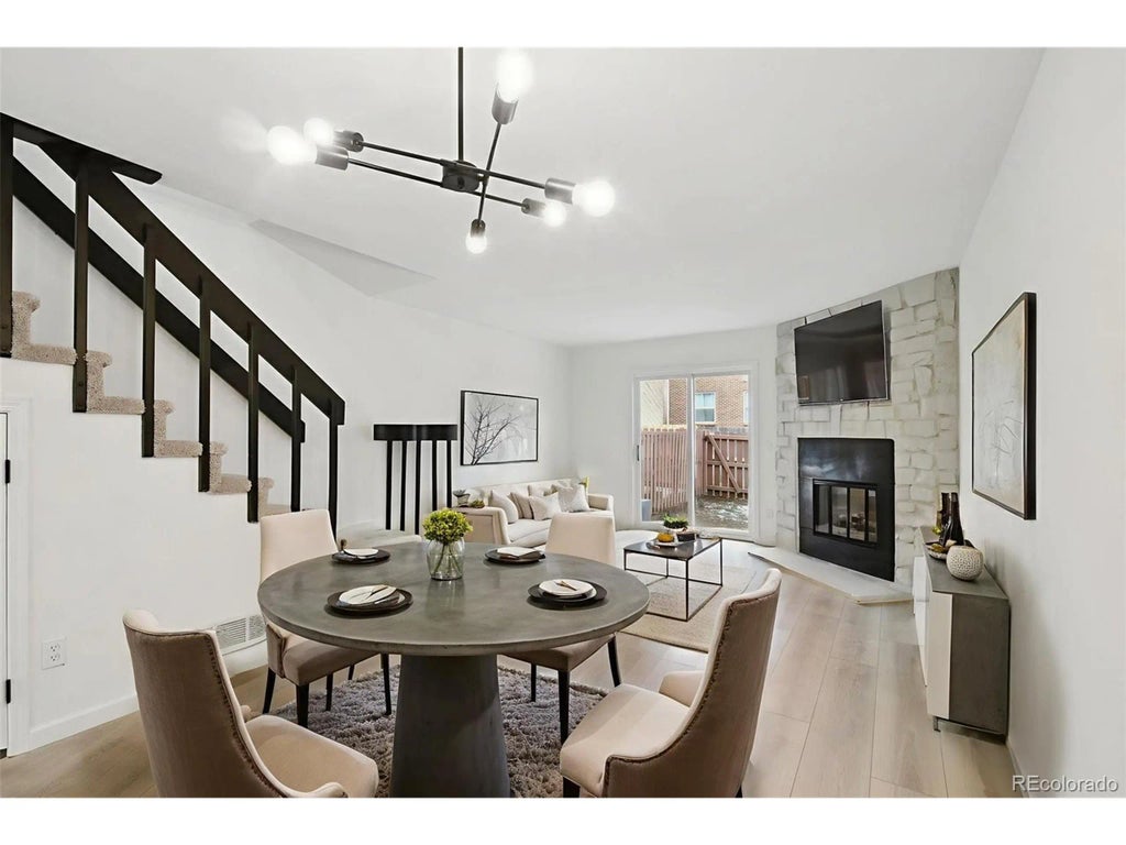 1221 S Idalia St, Aurora Property Listing: MLS® #4325624