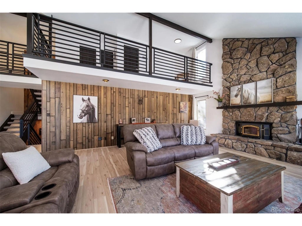 3454 Nova Rd, Pine Property Listing: MLS® #1907143