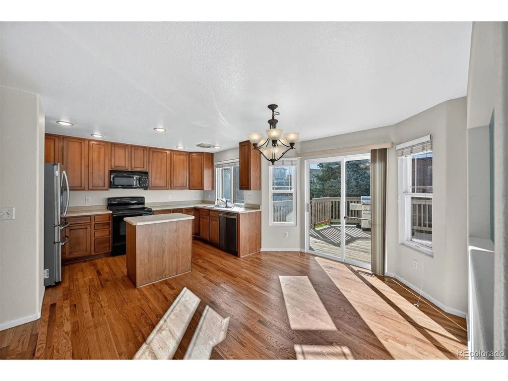 20194 E Vassar Ave, Aurora Property Listing: MLS® #4323006