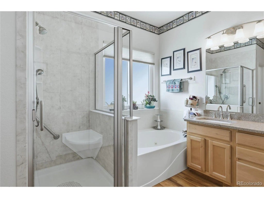 2126 S Espana St, Aurora Property Listing: MLS® #4378059