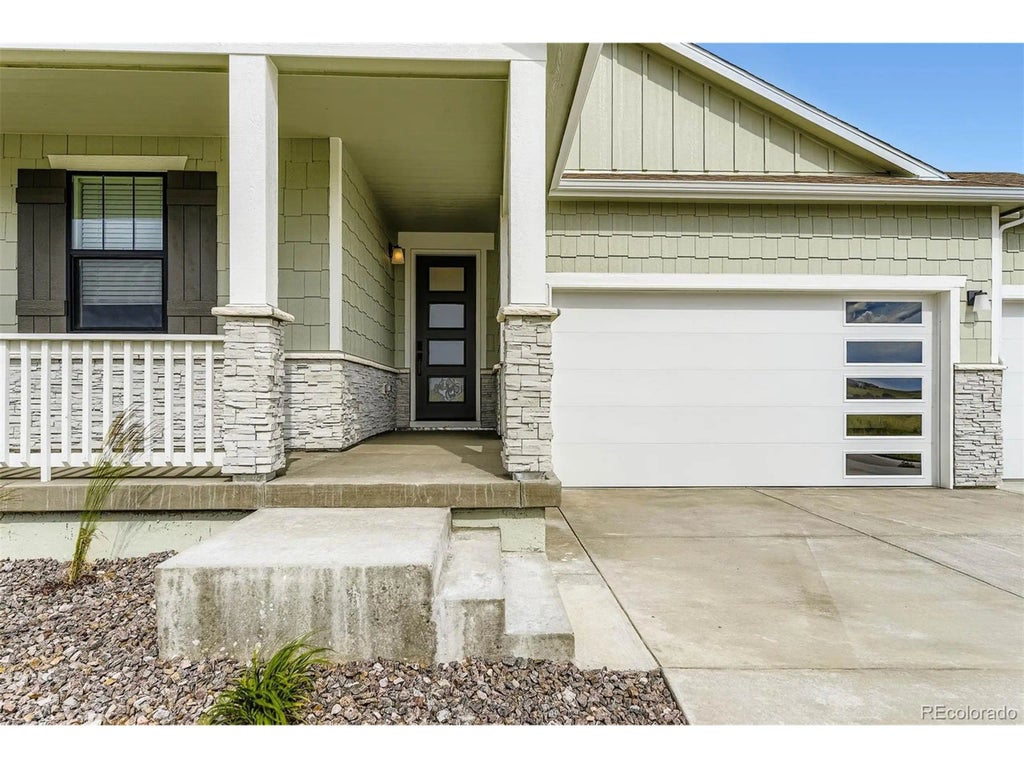 42962 Colonial Tr, Elizabeth Property Listing: MLS® #6553097