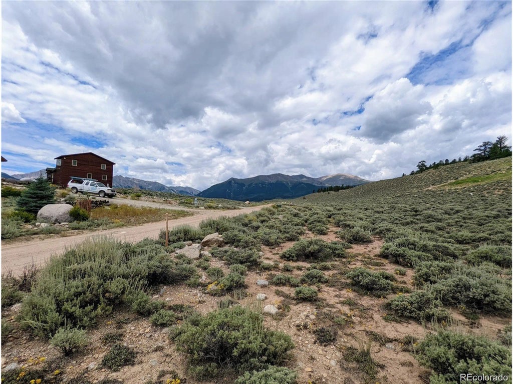 445 Mt. Hope, Twin Lakes Property Listing: MLS® #2955901