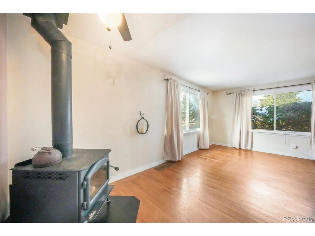 1915 E Jackson St, Colorado Springs Property Listing: MLS® #1595300