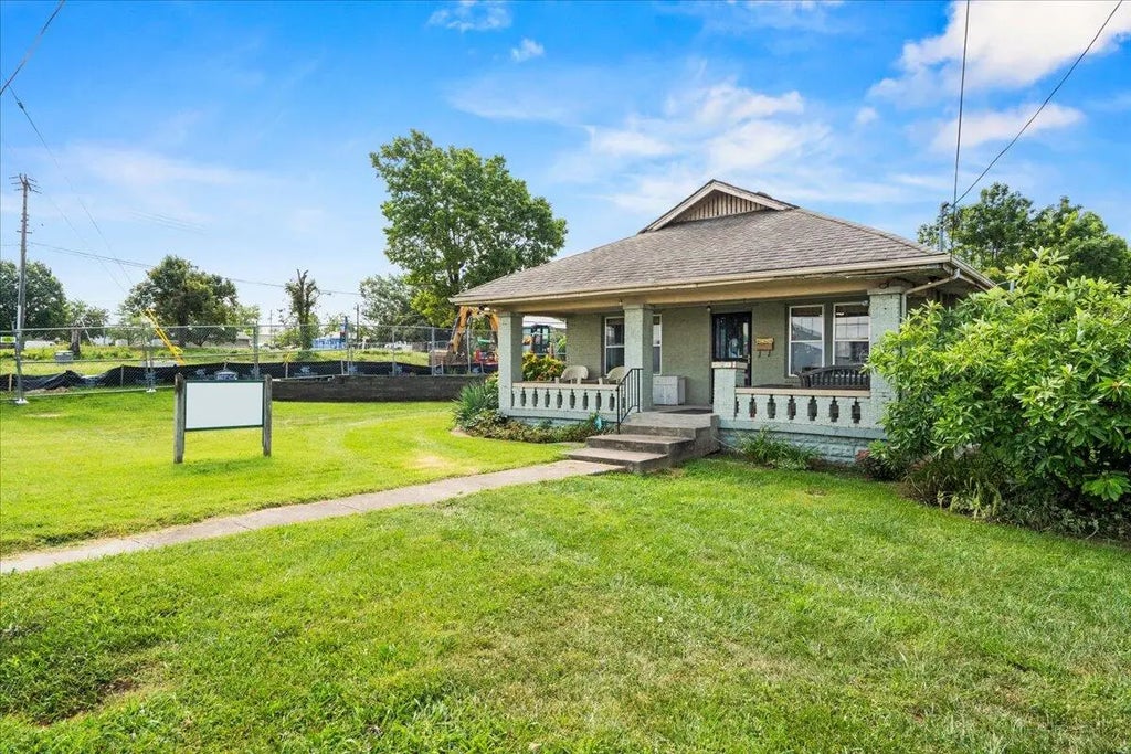 1326 Versailles Road, Lexington Property Listing: MLS® #25016800