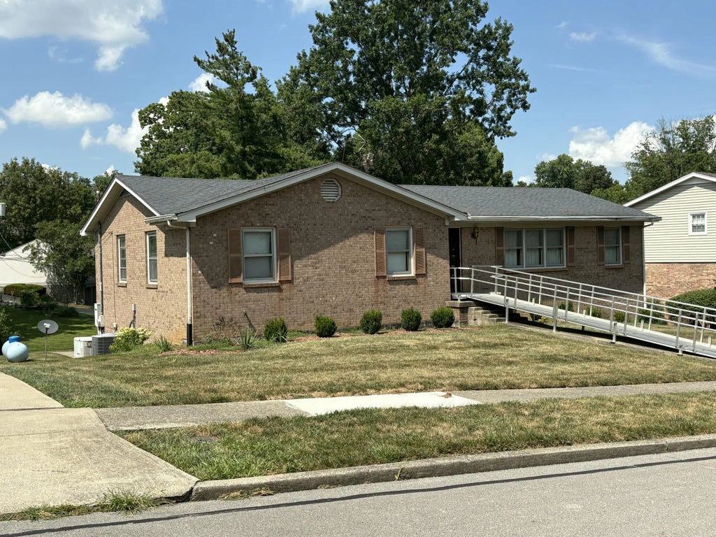 3416 Pinas Bay Drive, Lexington Property Listing: MLS® #25018545