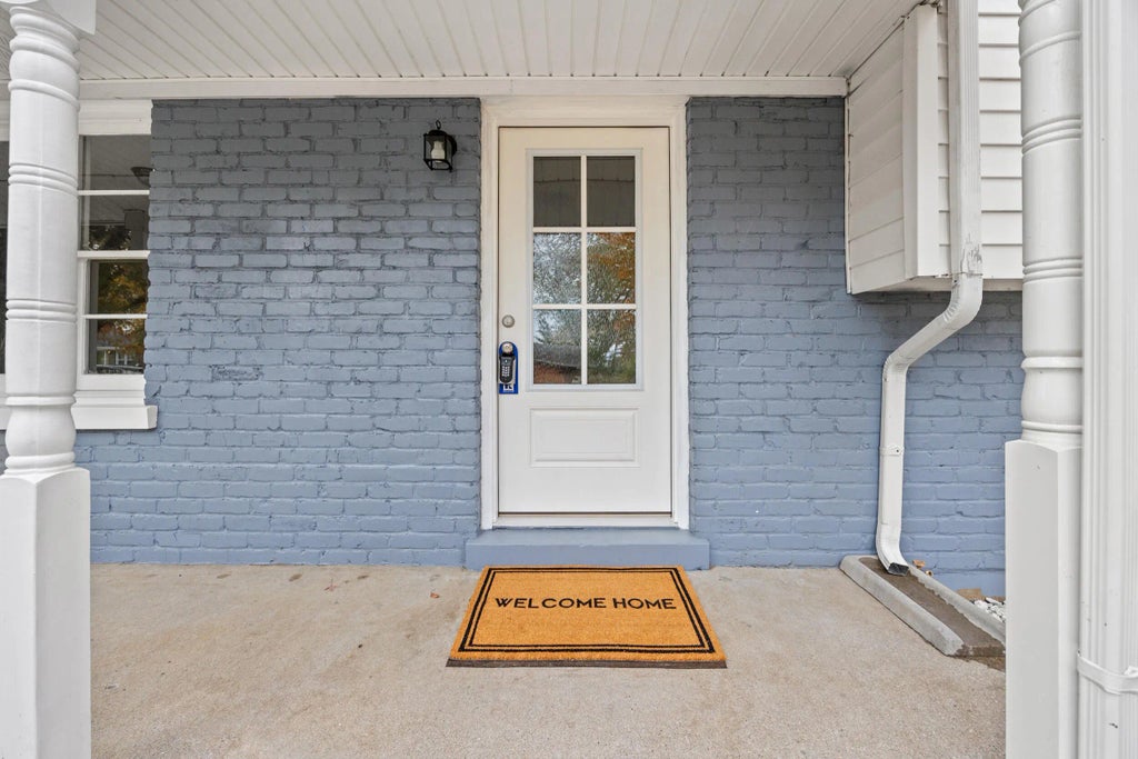 2907 Argyle Drive, Lexington Property Listing: MLS® #25506031