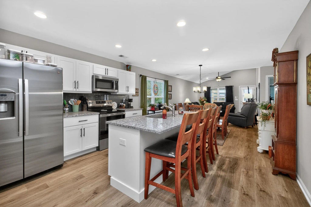 737 Harrison Trace, Lexington Property Listing: MLS® #25508773