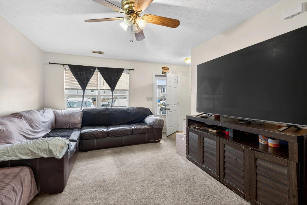 2804 Hanna Place, Lexington Property Listing: MLS® #25508377