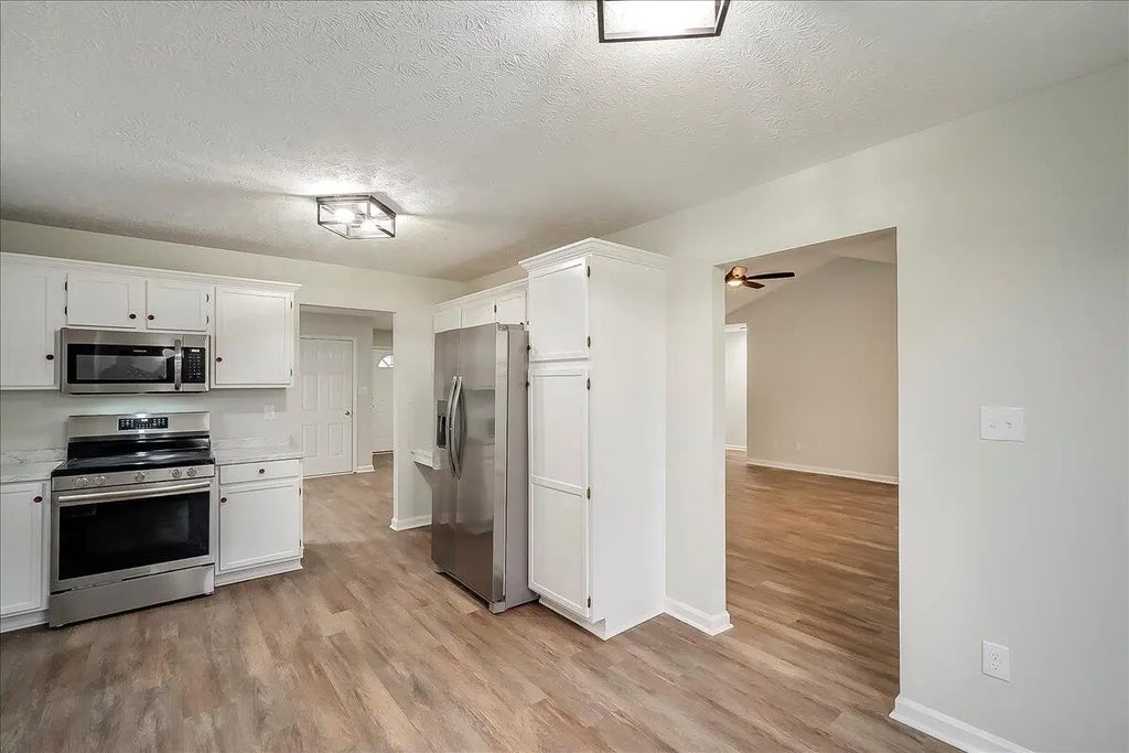 1032 Crimson Creek Drive, Lexington Property Listing: MLS® #25508254