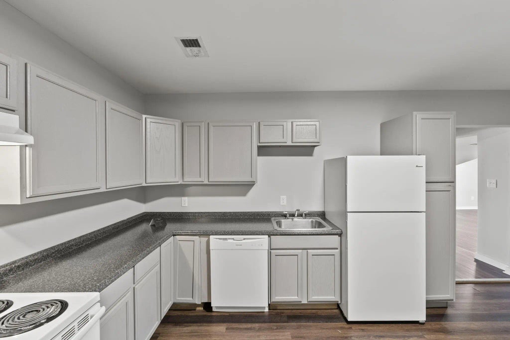 146 W Lexington Avenue, Winchester Property Listing: MLS® #25508389