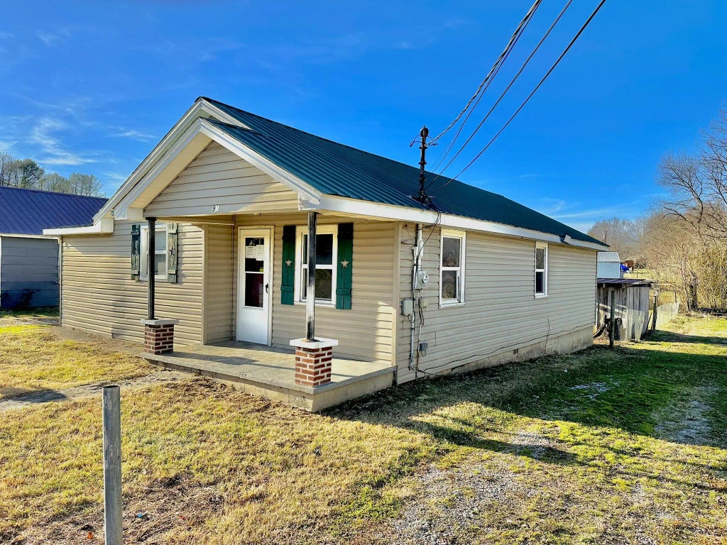 90 Jenkins Street, Monticello Property Listing: MLS® #25508363